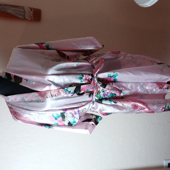 Intimates & Sleepwear | Avid Love Beautiful Short Kimono Robe | Poshmark